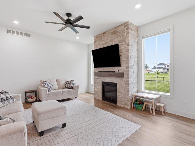 808 Willow Valley Drive
