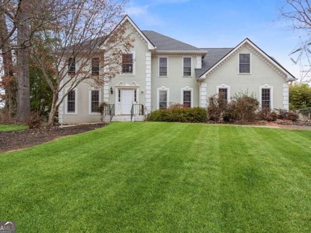 808 Valbrook Ct SW, Lilburn, GA 30047