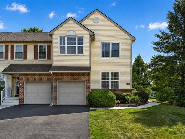 8092 Cross Creek Cir, Upper Macungie Township, PA 18031