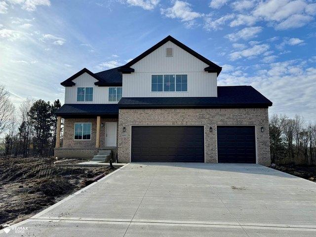 8092 Peninsula Cir, Grand Blanc, MI 48439