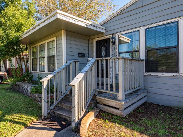 809 12th Avenue N