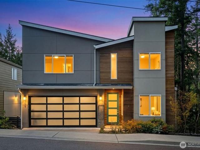 809 206th Ave NE, Sammamish, WA 98074