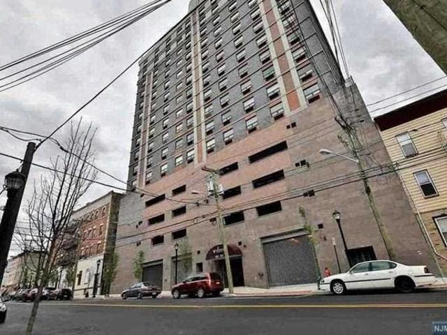809 22nd St #605, Union City, NJ 07087