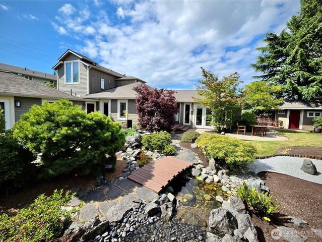 809 33rd St, Anacortes, WA 98221