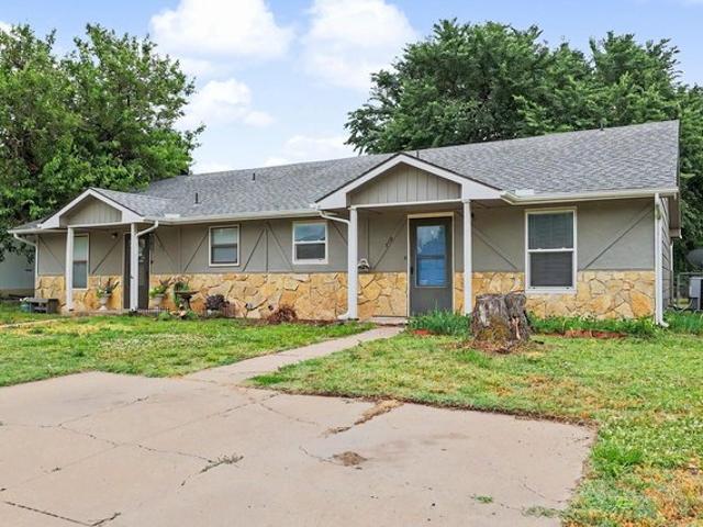 809 811 E 2nd St, Douglass, KS 67039