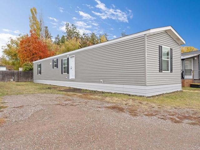809 9th St W Trlr 17, Columbia Falls, MT 59912