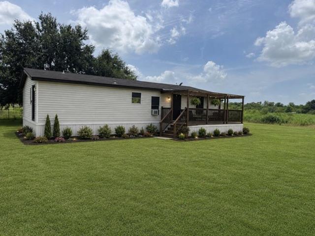 809 Campbell Rd, Eagle Lake, TX 77434