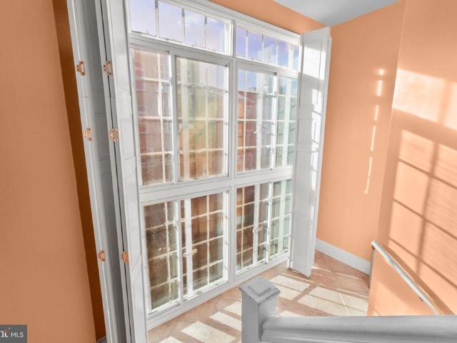 809 Caroline Street # 301