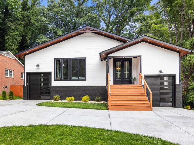 809 Crater Street