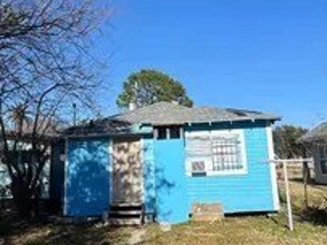 809 Booker T Washington Ave, Port Arthur, TX 77640