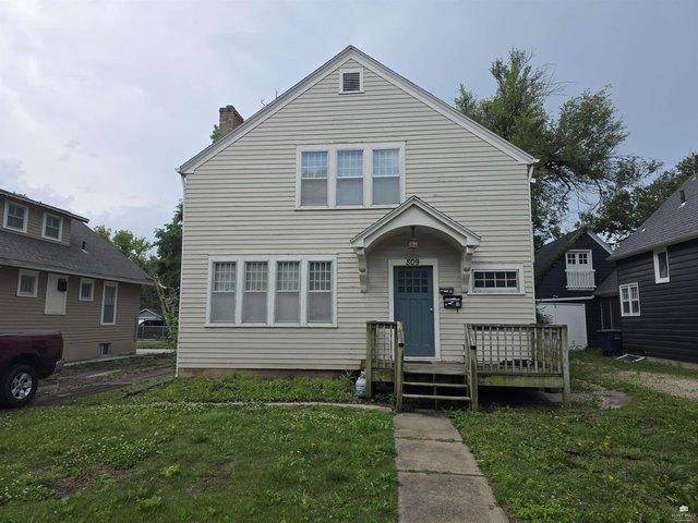809 Bertrand St, Manhattan, KS 66502