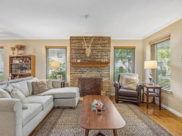 809 Brookhurst Drive