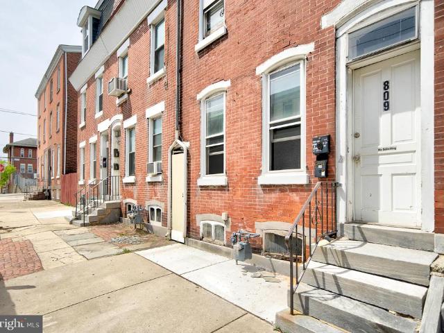 809 Green Street
