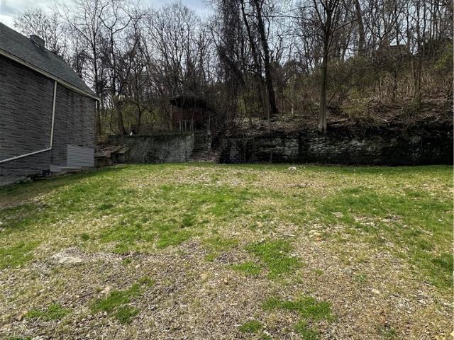809 Davis Ave