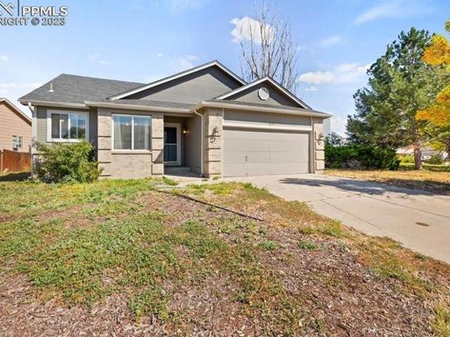 809 Daffodil St, Fountain, CO 80817