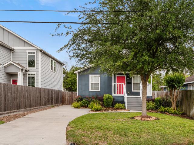 809 E 40th Street