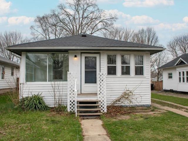 809 E Fairview Ave, South Bend, IN 46614