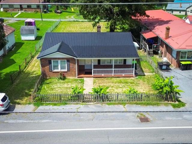 809 E Main St, Saltville, VA 24370