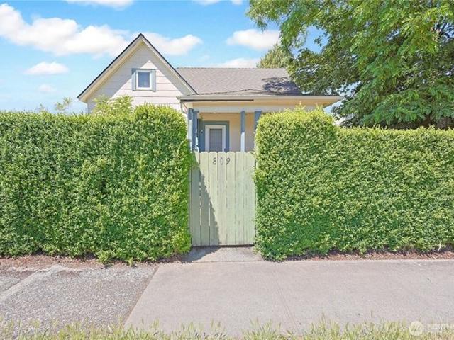 809 E Morton St, Tacoma, WA 98404