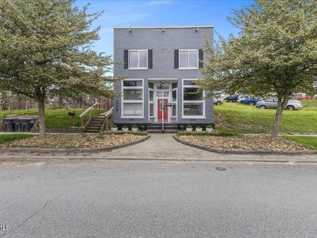 809 East Sullivan Street