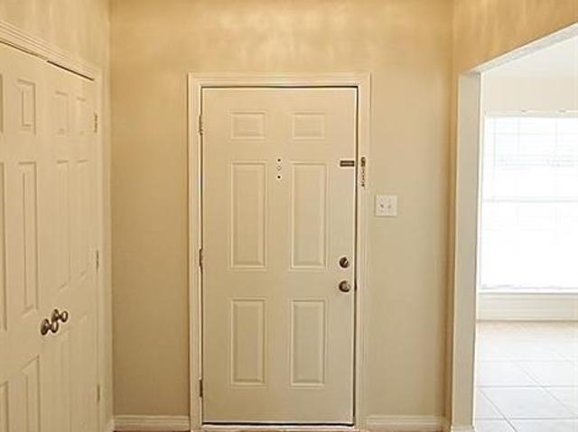809 Foxwood Lane