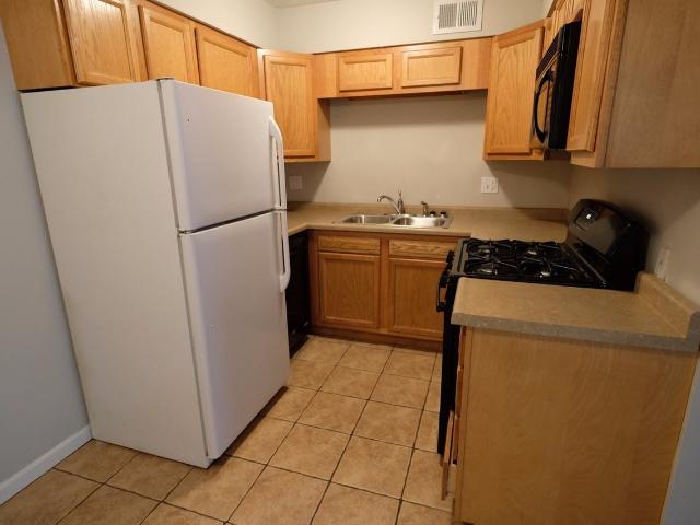 809 Fell 2 Bedroom Apartment for Rent at 809 N Fell Ave, Normal, IL 61761