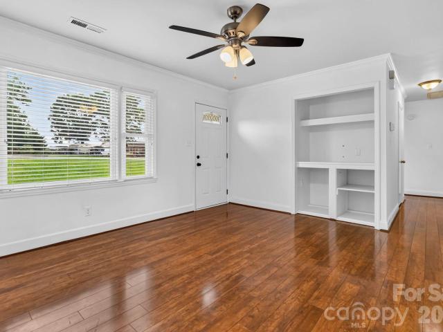 809 Hasty Road