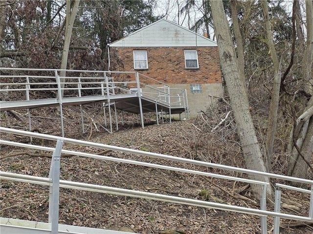 809 Hillgrove Ave, Pittsburgh, PA 15216