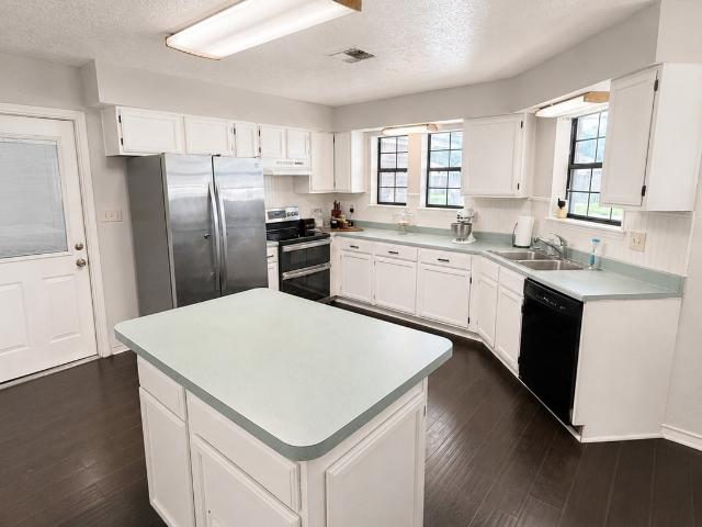 809 John Albert Dr