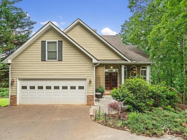 809 Lake Arrowhead Dr, Waleska, GA 30183