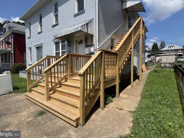 809 Mulberry Avenue