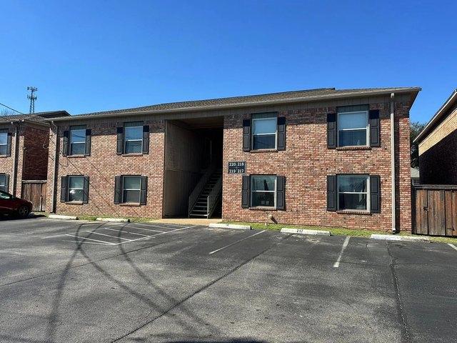 809 N Broad St, Chandler, TX 75758