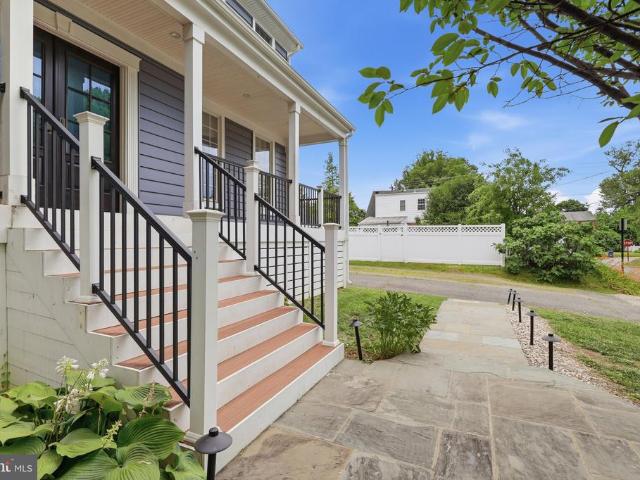 809 N Buchanan Street