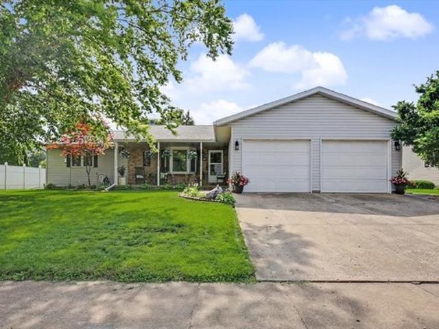 809 N Cherokee Ln, Pontiac, IL 61764