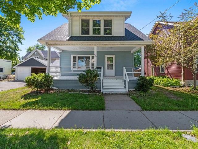 809 N Durkee St, Appleton, WI 54911