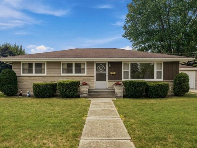 809 New York Ave, Oostburg, WI 53070