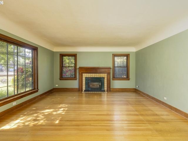 809 ne jackson school rd