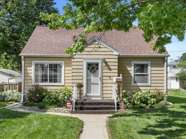 809 S 113th St, West Allis, WI 53214