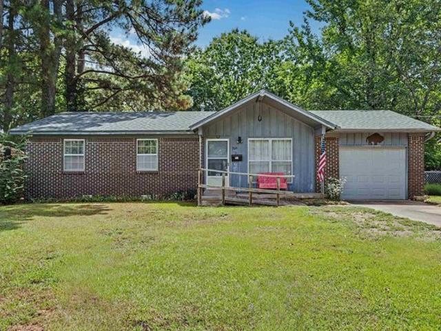 809 S Twin Cedar Dr, Clarksville, AR 72830