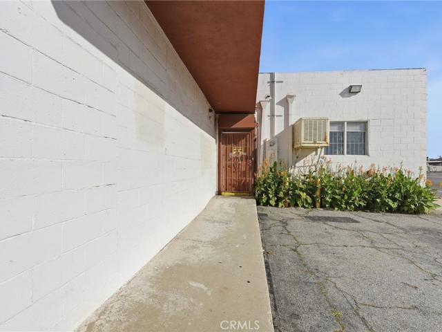 809 S Willowbrook