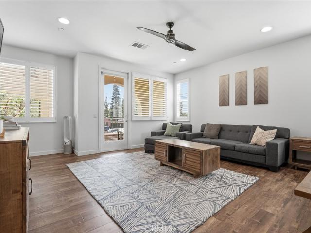 809 S Anaheim Boulevard 101