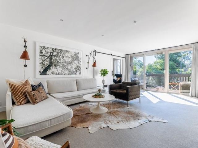 809 S Bundy Dr Apt 213, Los Angeles, CA 90049