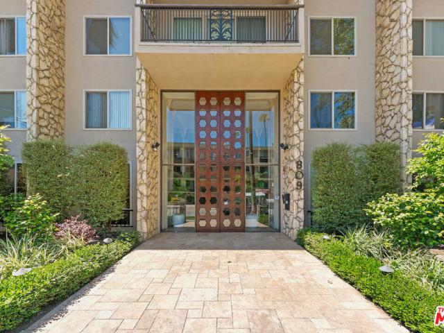 809 S Bundy Drive 202