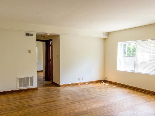 809 S Henderson 2 Bedroom Apartment for Rent at 809 S Henderson St, Bloomington, IN 47401 Elm Heights