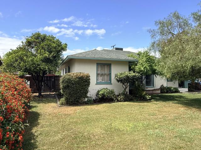 809 S Sowell St, Visalia, CA 93277 | MLS #646614 | Compass