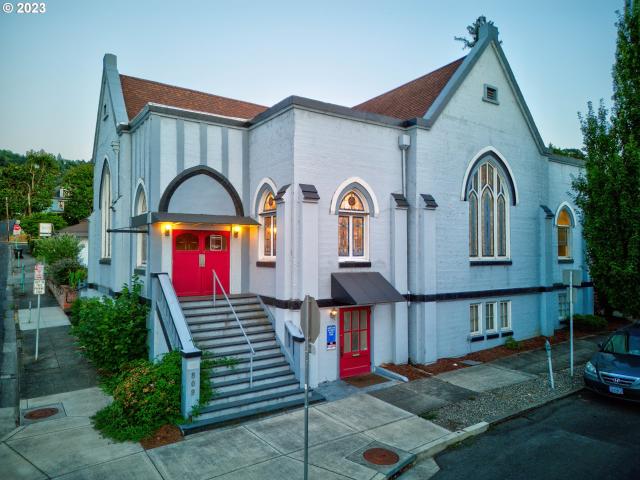 809 se main st