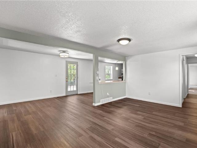 809 Seneca St, Leavenworth, KS 66048 | MLS #2614 | Compass