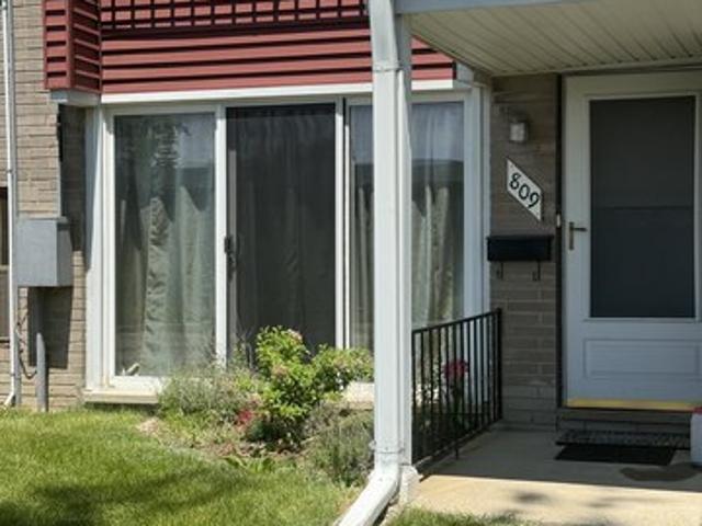 809 Sunset Ln Unit 8, Saint Clair Shores, MI 48082