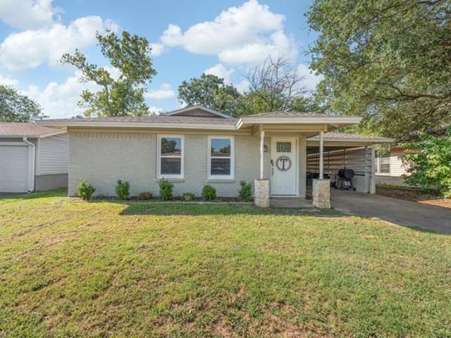 809 Phillips St, Cleburne, TX 76033