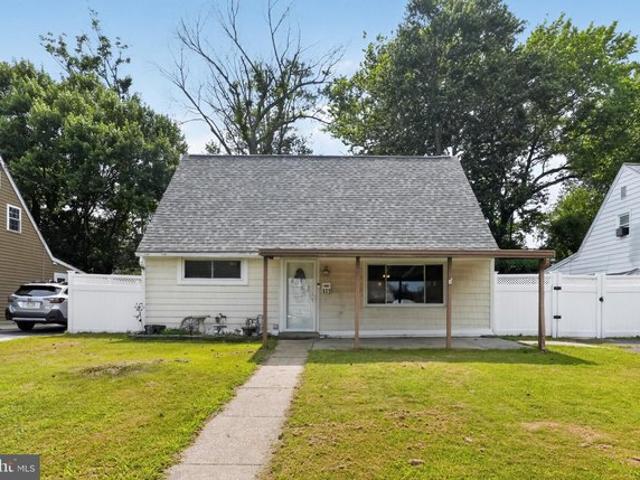 809 Quince Ln, Secane, PA 19018